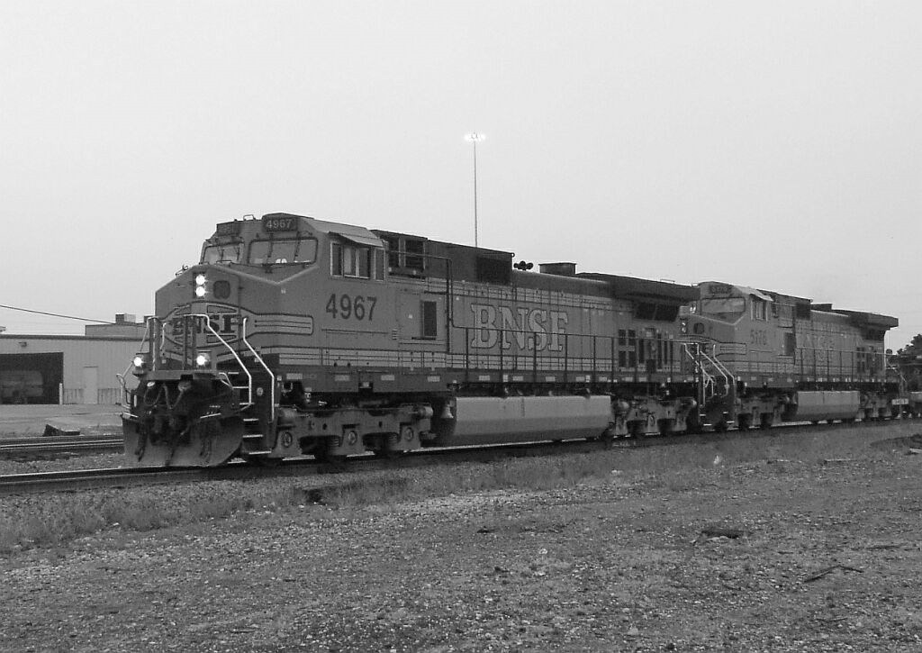 BNSF 4967